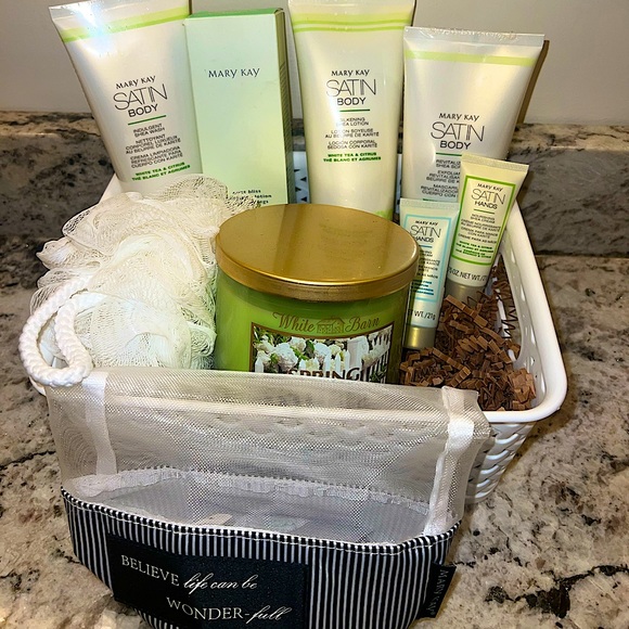 Bath & Body Works | Bath & Body | Mary Kay Satin Body Gift Set White ...